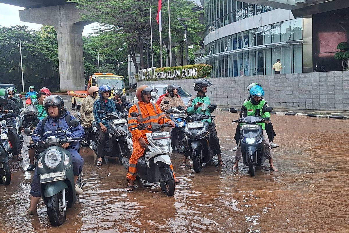 18 Titik di Jakut Masih Terendam Banjir Pagi Ini, Ketinggian Air Capai 40 Cm