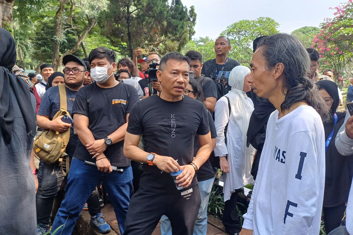 Menangis Saat Bunda Iffet Dimakamkan, Anang Hermansyah: Saya Belum Bisa ...