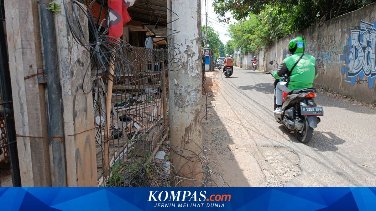 Soal Kabel Semrawut di Ciputat, Bina Marga: Bukan Punya PLN, tapi PJU ...
