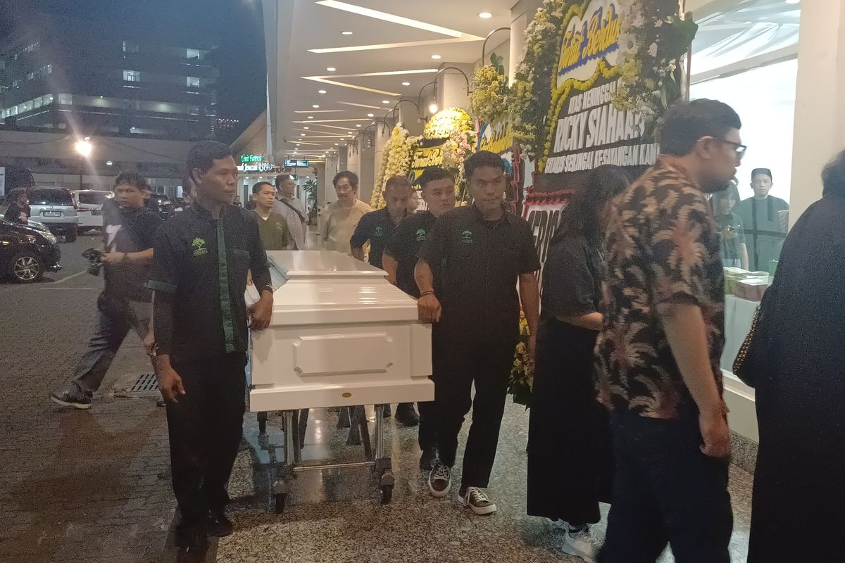 Jenazah Ricky Seringai Tiba di Rumah Duka RSPAD Gatot Subroto