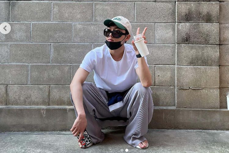 6 Inspirasi Gaya ala Choi Hyun Wook, "Oversized Outfit" Jadi Andalan