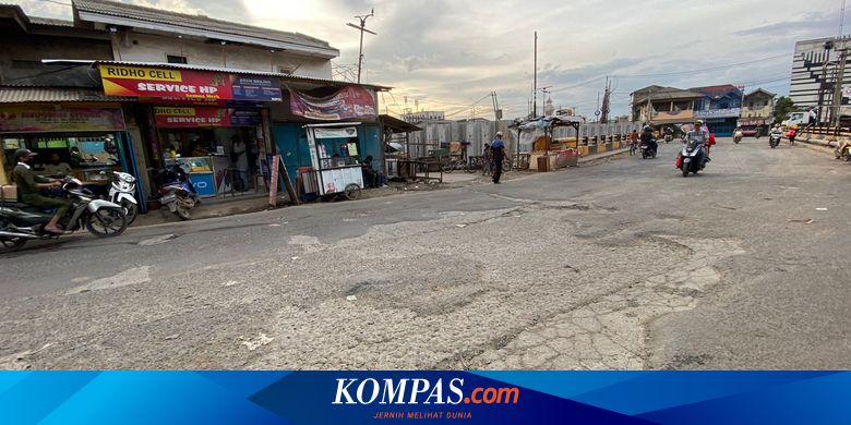 Baru Beberapa Bulan Diperbaiki, Aspal Jalan Raya Dadap Kembali Rusak
