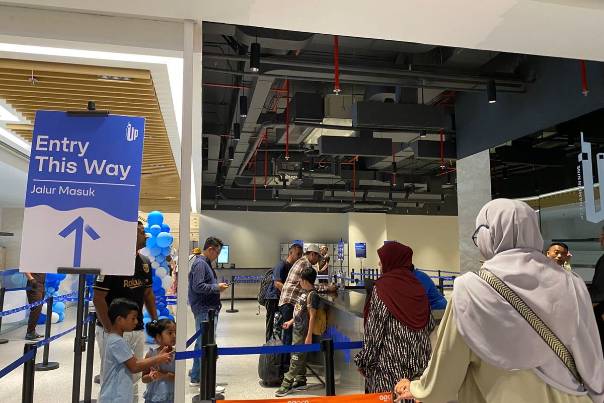Ramai-ramai Berkunjung ke Gedung Tertinggi Jakarta