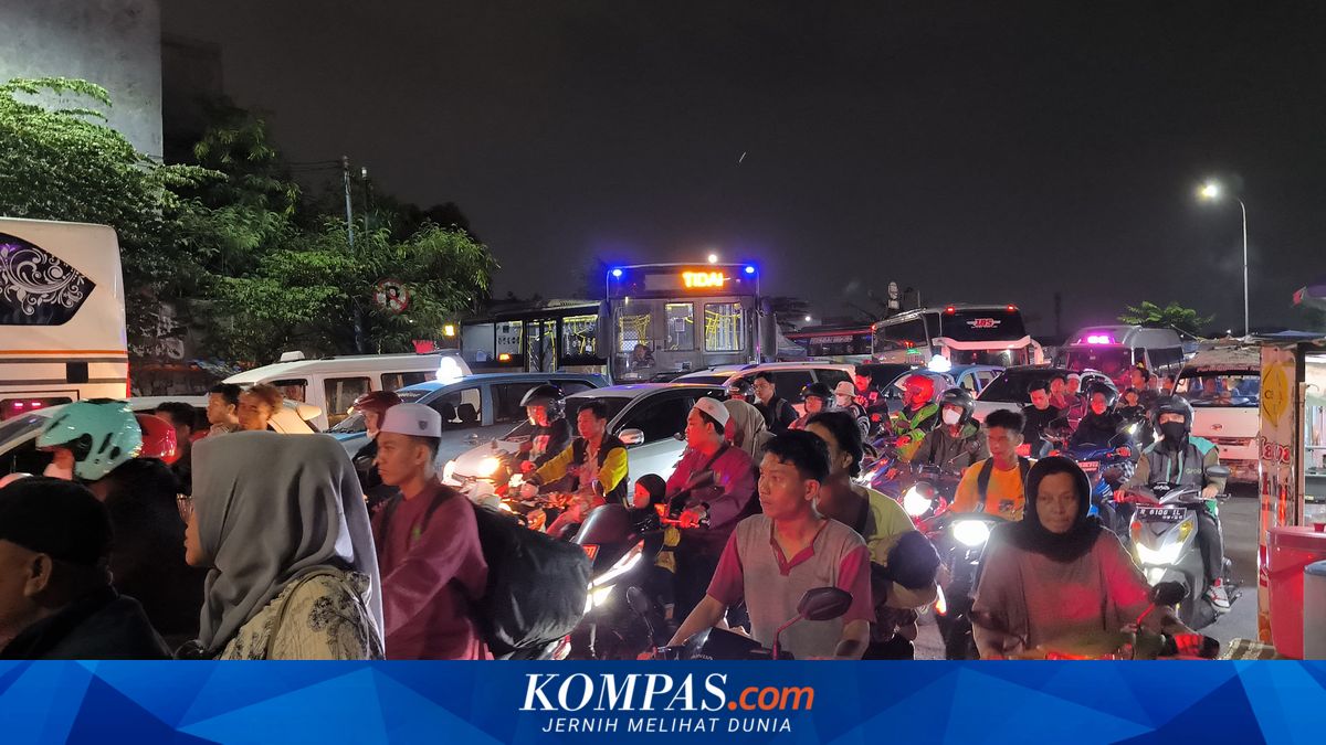 Jalan Ciledug Macet Panjang Imbas Pembangunan Jembatan, Warga: Tekor ...