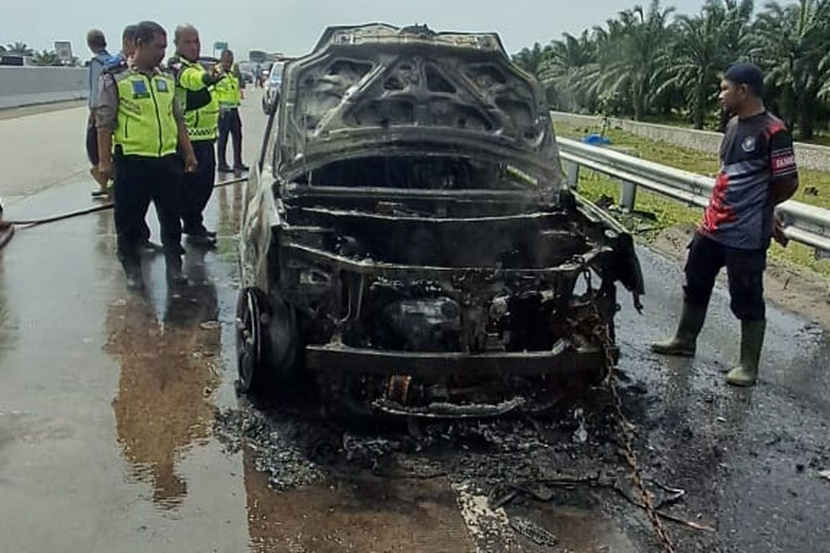 Heboh Mobil Nissan di Tol Medan-Tebing Tinggi Terbakar, Apa yang Terjadi?