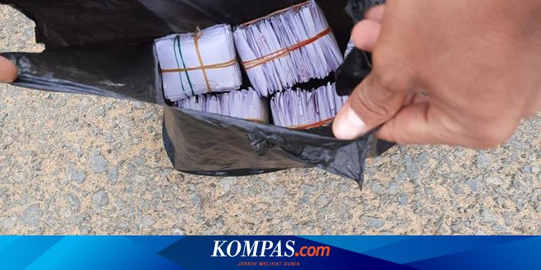 Prajurit TNI di Perbatasan Amankan Kantong Plastik Isi 4 Bundel Amplop ...