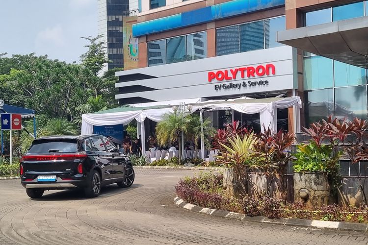 Foto : Polytron Buka Showroom Mobil Listrik Pertama di Jakarta