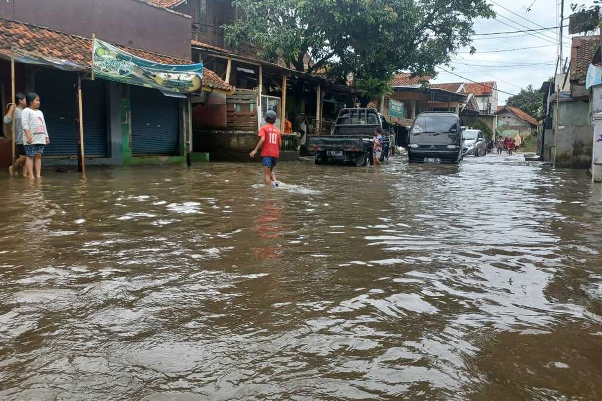 Banjir 1 Meter Rendam 3 Kecamatan di Bandung, Air Mulai Surut, Warga Diminta Aktifkan Ronda