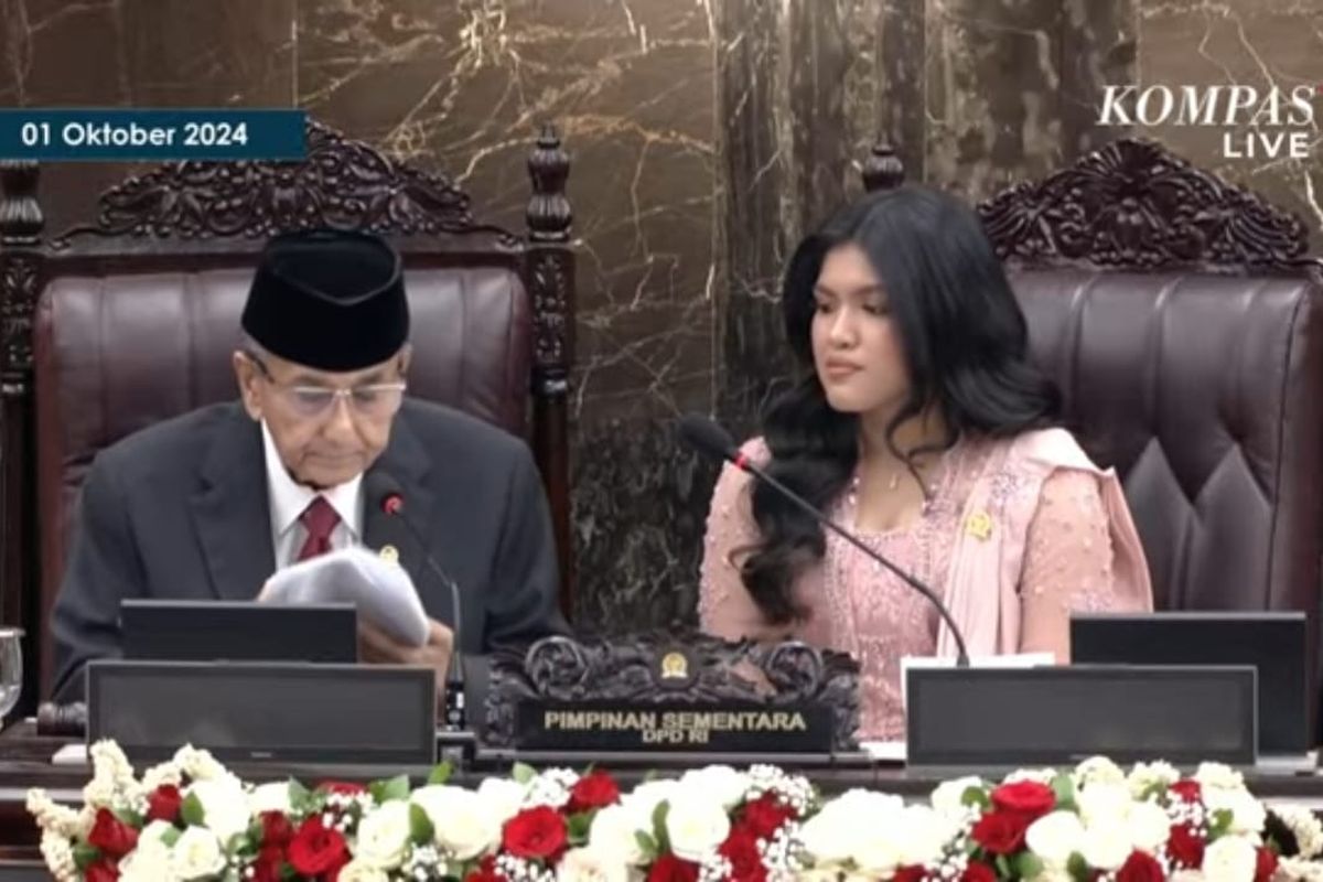 Ketua dan Wakil Ketua DPD RI Sementara: Ismeth Abdullah dan Larasati ...