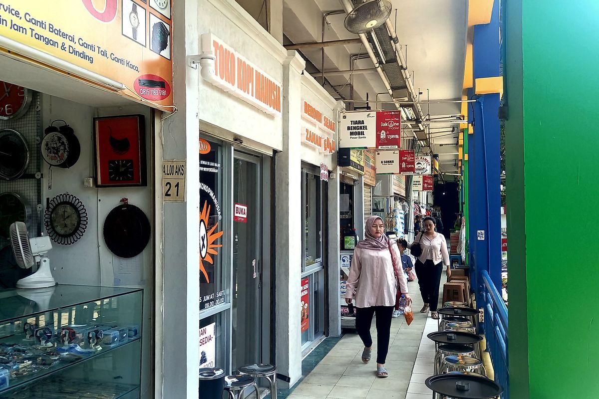 Cara ke Pasar Santa Naik MRT, TransJakarta, dan KRL