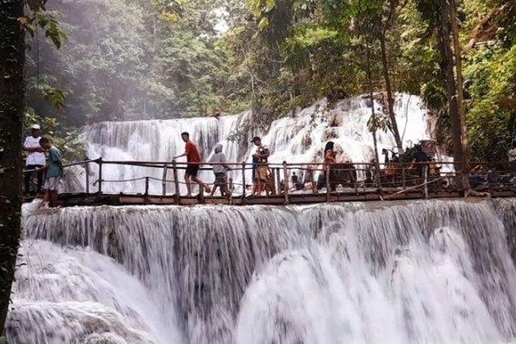 Foto : Air Terjun Piala di Sulawesi Tengah: Daya Tarik, Harga Tiket ...