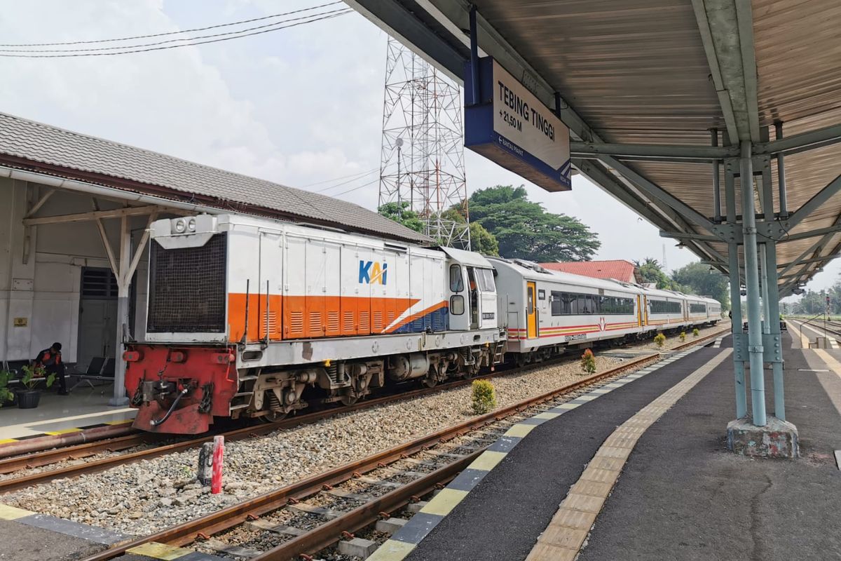 Kereta Api Datuk Belambangan: Rute, Kelas, Jadwal, dan Harga Tiket