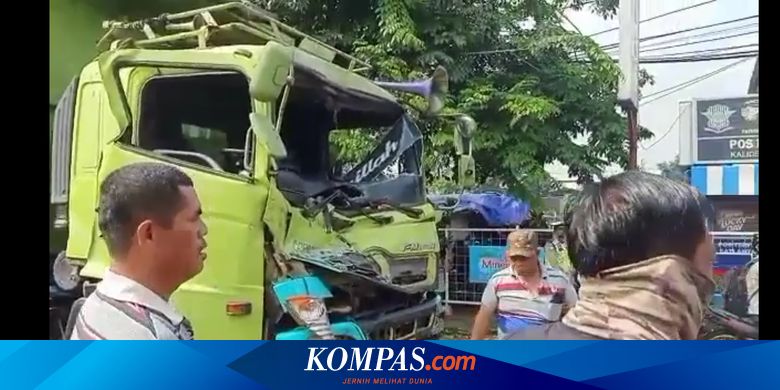 Rem Blong, Sopir Sengaja Tabrakan ke Truk Rekannya agar Berhenti di Daan Mogot
