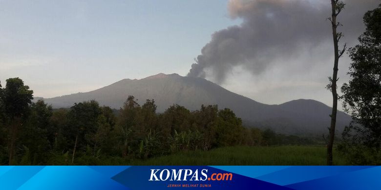 Ini Bahaya Debu Vulkanik Gunung Raung, Picu Luka di Kornea hingga ...