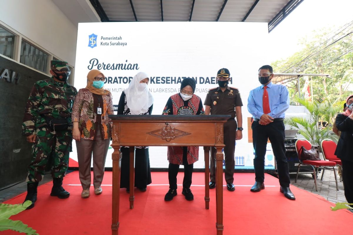 Resmikan Labkesda Surabaya, Risma: Warga Surabaya Bisa Tes Swab Gratis