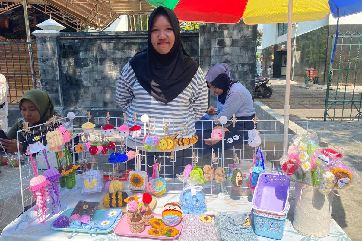 Kisah Janti Pratiwi, dari Hobi Merajut Berbuah Cuan di CFD Semarang