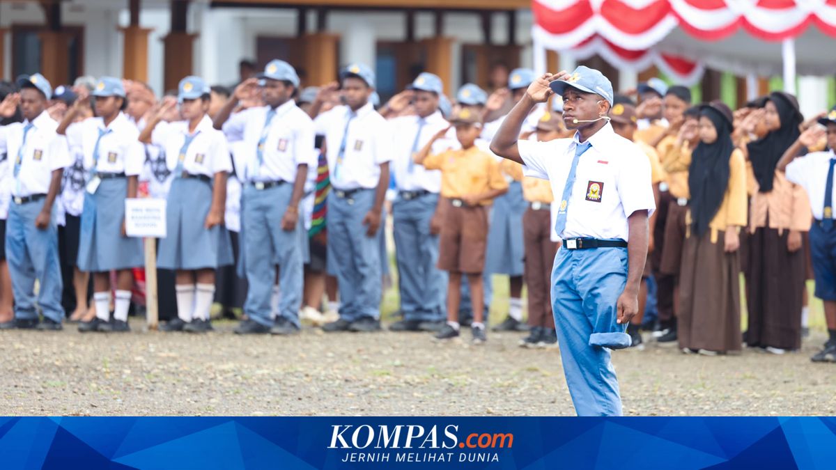 Viral Sosok Decky Degei Komandan Upacara Berkaki Satu di Papua Tengah ...