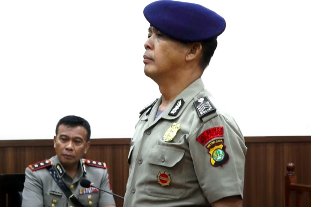 Bripka Rohmat, Sopir Rantis Brimob Pelindas Ojol, Menangis Usai Dihukum ...