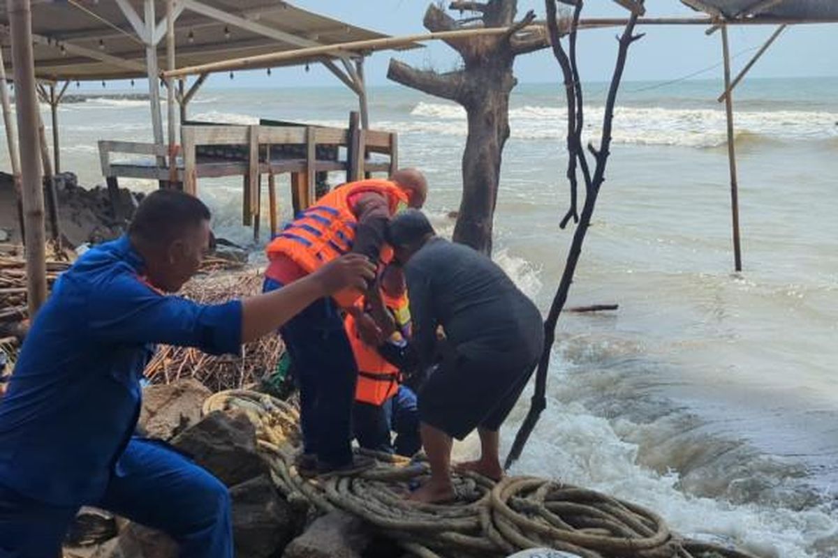 Polisi Telusuri Motif Ibu Ajak Anak Bunuh Diri di Pantai Sigandu, Ini ...