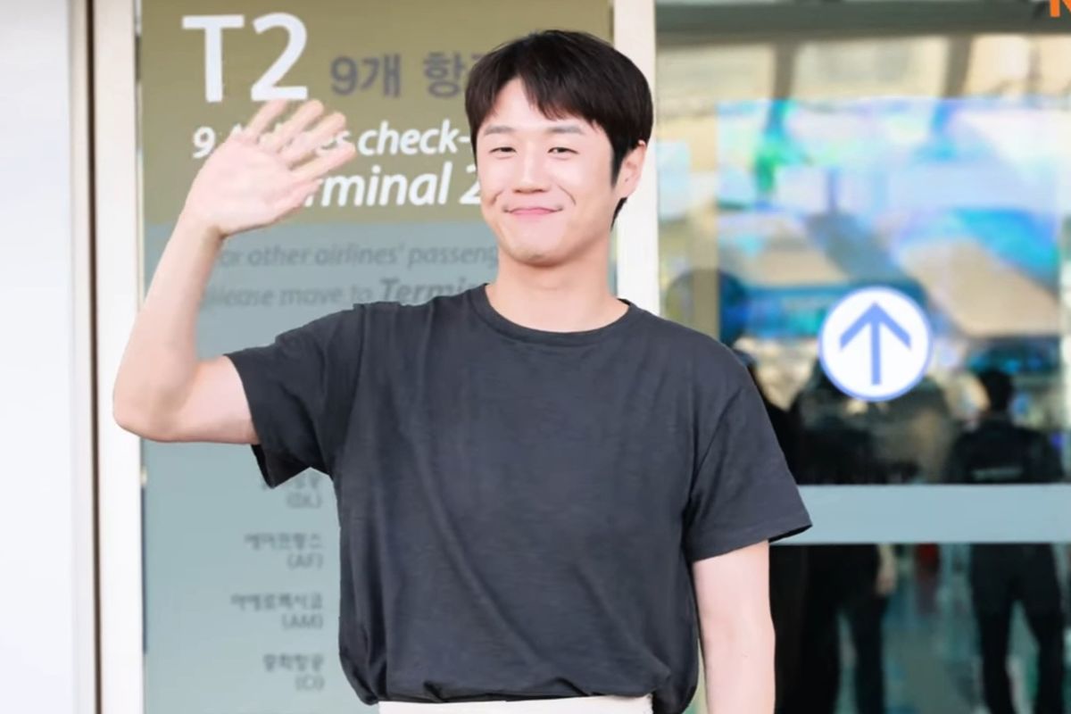 Resident Playbook Berangkat ke Bali: Shin Si Ah Pegang Wafer Coklat Lokal, Jung Joon Won Tahu ...