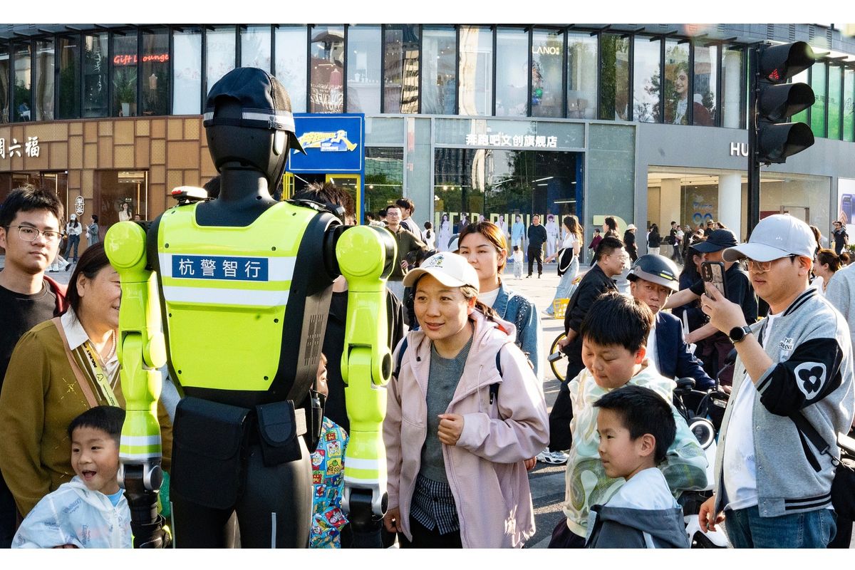 China Punya Robot Polantas, 3 Hari "Tilang" 12.000 Pelanggaran