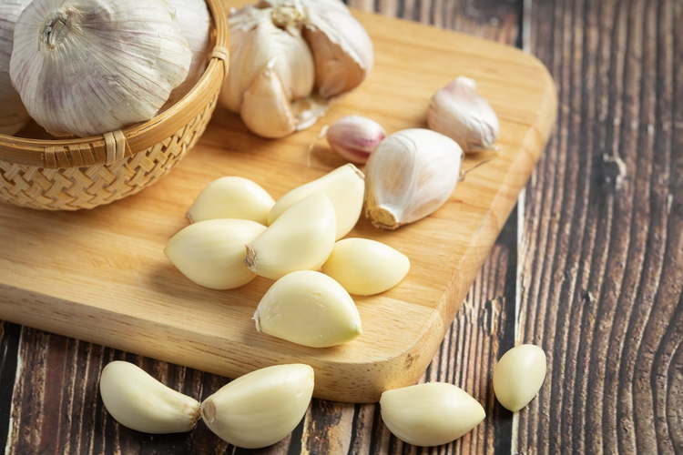 Foto : Cara Mengolah Bawang Putih untuk Meredakan Flu secara Alami