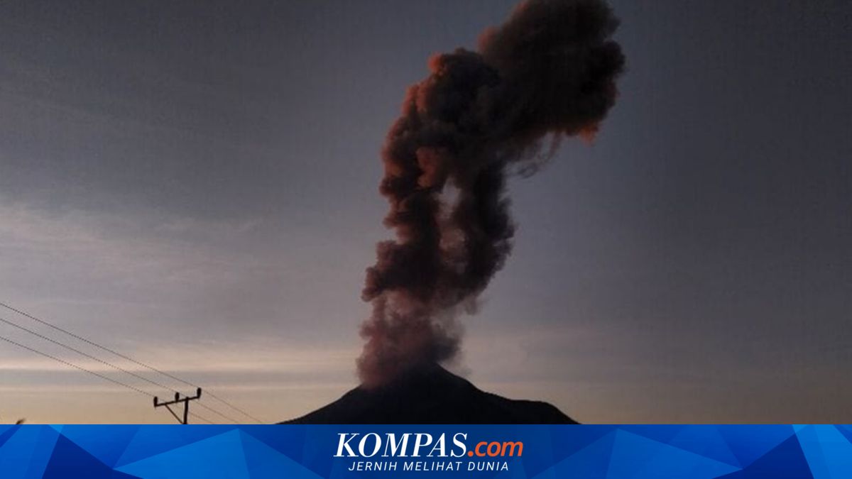 2 Gunung Api di NTT Meletus Bersamaan, Pesawat Batal Terbang ke Bandara ...