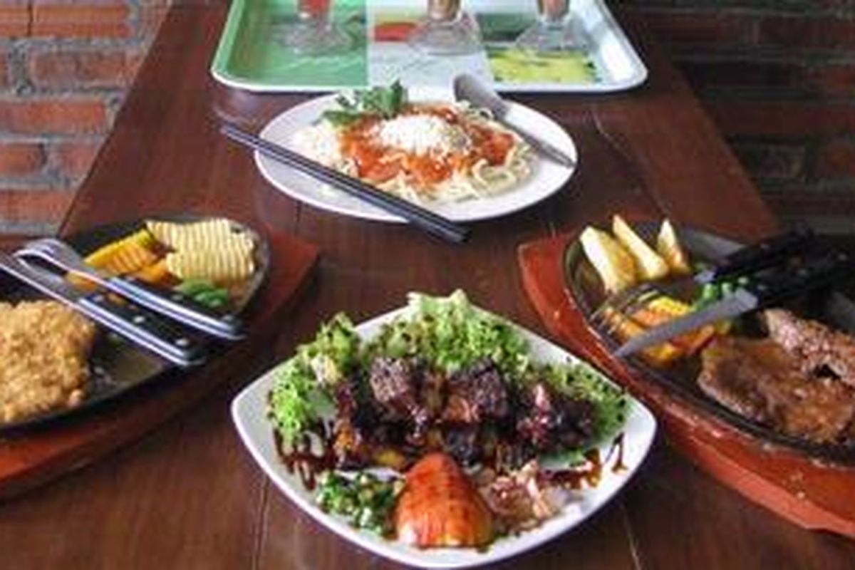 Nikmatnya Iga Bakar dan Mi Siram Jamur
