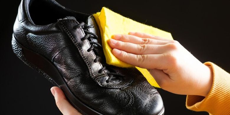 5 Cara Efektif untuk Mengeringkan Sepatu dengan Cepat - Kompas.com
