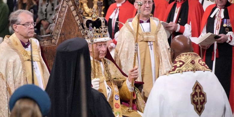 Bagaimana Sejarah Sistem Monarki Inggris?