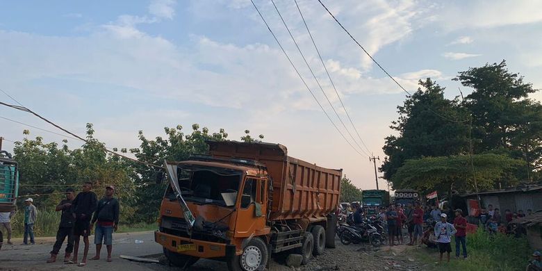 Berita Harian Kecelakaan Truk Parung Panjang Terbaru Hari Ini - Kompas.com