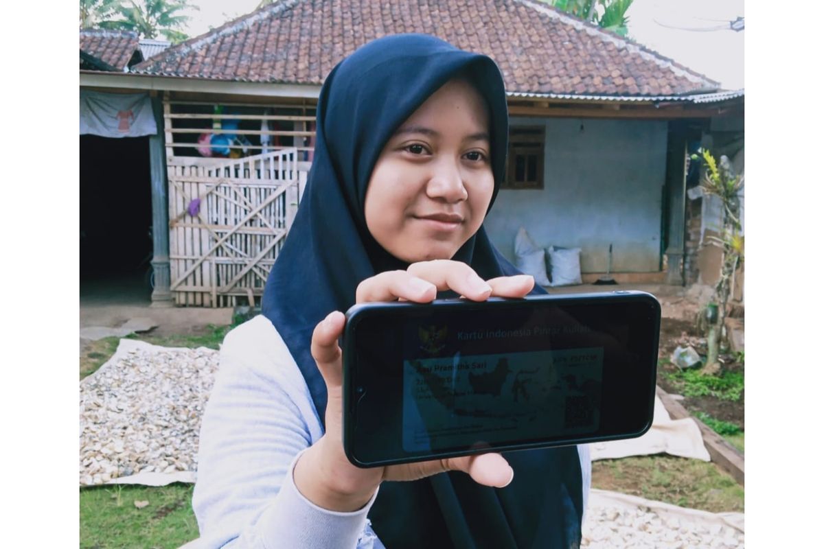 Kisah Mitha Pernah Gagal Masuk PTN, Kini Kuliah di UM dengan Beasiswa