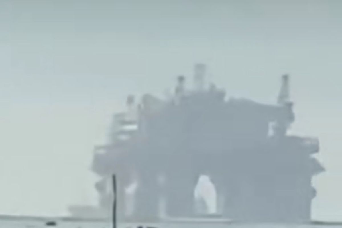 Viral Video Kapal Offshore Raksasa di Tanjung Benoa Bali, Ada Apa?