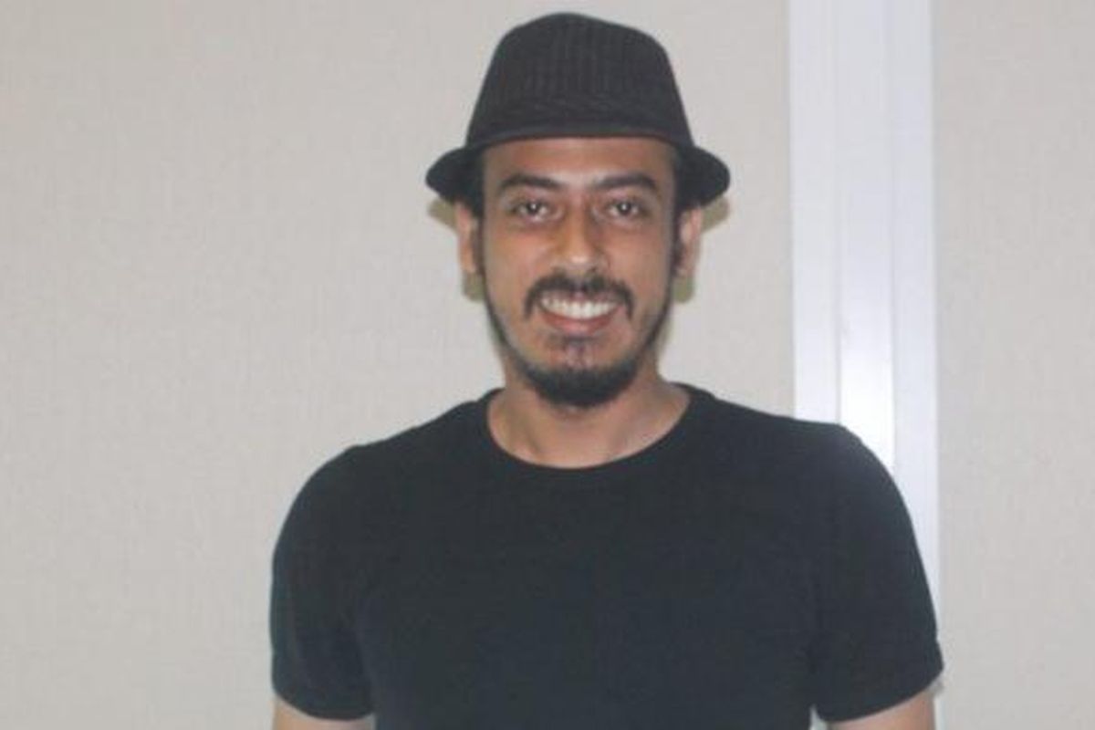 Ismail Basbeth, Menuju Rembulan bersama Mobil Bekas