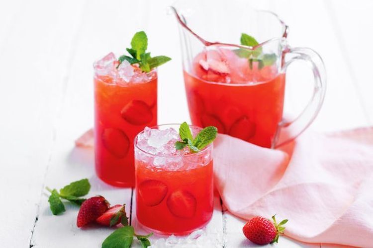 Foto : Resep Mocktail Stroberi Float, Bikin Minuman Kekinian Ala Kafe