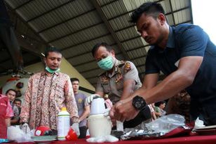 Polda Kalbar Musnahkan 10 Kg Sabu dengan Cara Diblender Halaman all - Kompas.com