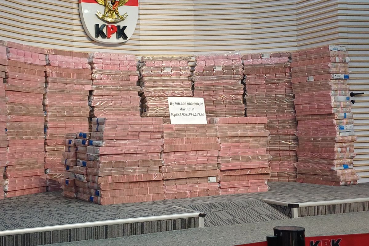 KPK Klarifikasi Uang Rp 300 M yang Dipamerkan Bukan Pinjam dari Bank ...
