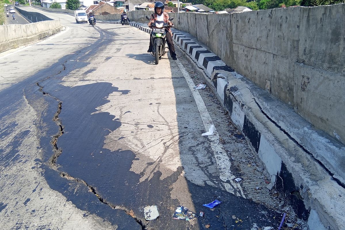 Baru Dibangun, Tanjakan Kalipancur Semarang Retak dan Bikin Warga Khawatir