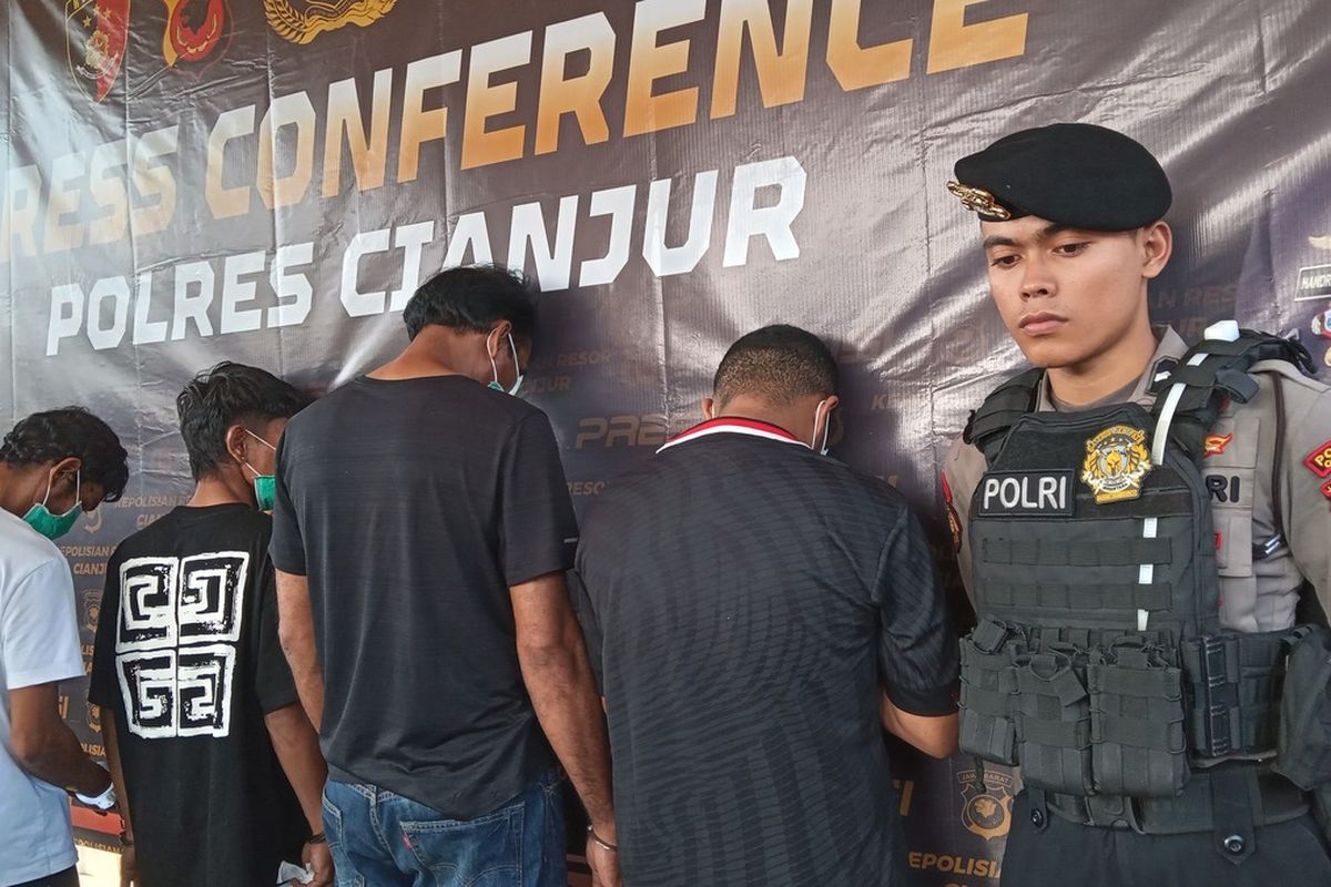 Racik Pil Asam Urat Jadi Obat Keras Palsu, 4 Pemuda di Cianjur Dringkus Polisi