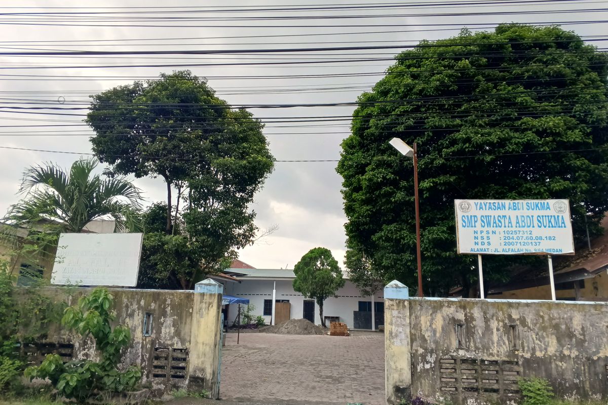 Orangtua Akan Pindahkan Sekolah Siswa yang Dihukum Belajar di Lantai karena Tunggak SPP