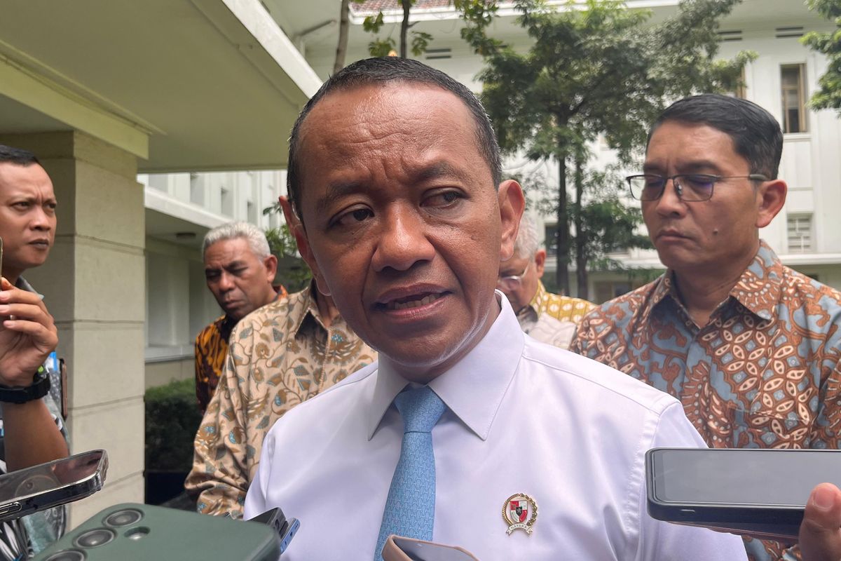 Bahlil Mau Setop Impor BBM Singapura, Singgung Pentingnya Harga Diri