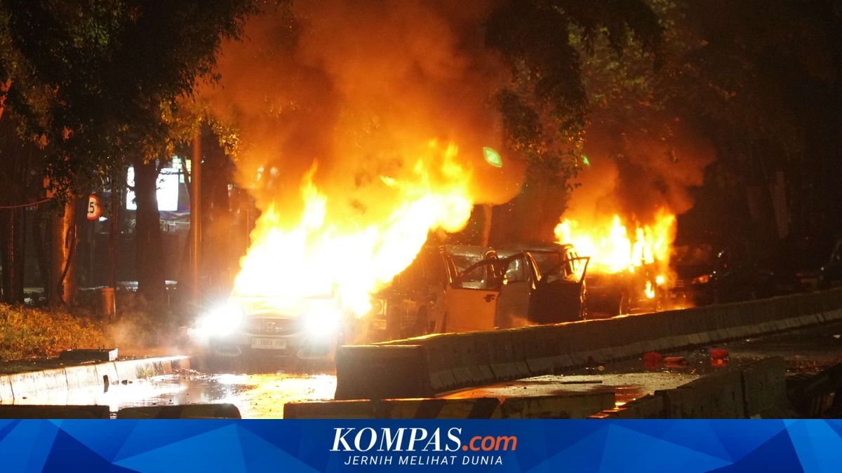 Mobil Jadi Korban Amuk Massa Saat Demo, Bisa Klaim Asuransi?