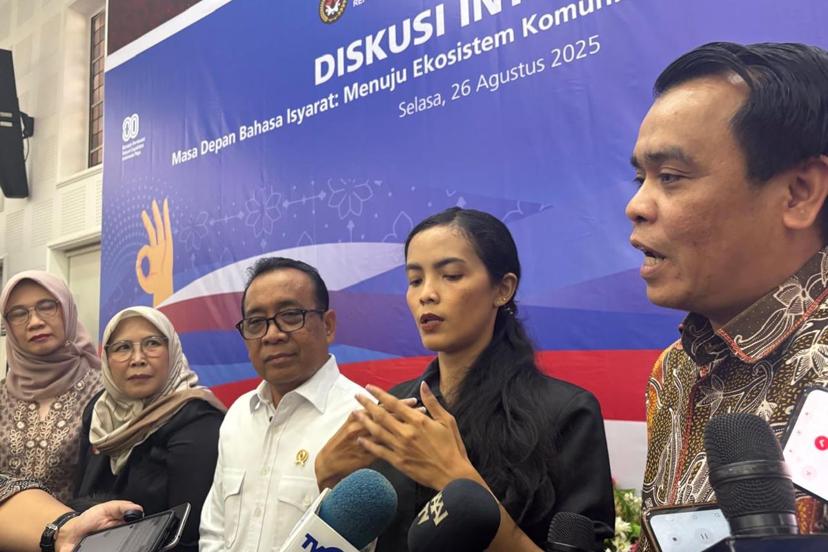 Menko Pratikno Ingin Lebih Banyak Lagi Masyarakat Bisa Berbahasa Isyarat