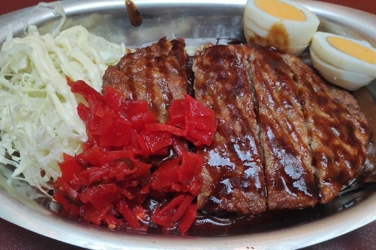 Mencoba Beef Hamburg Curry dari Go! Go! Curry