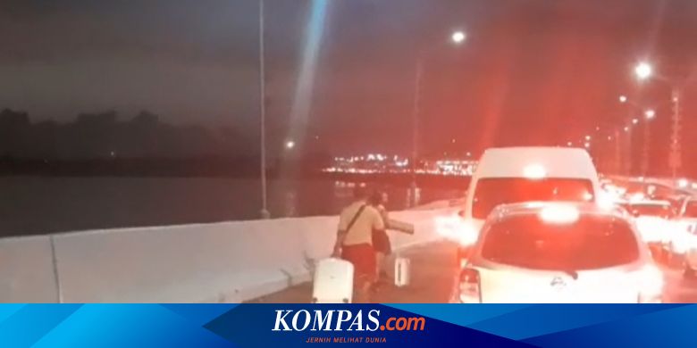 Wisatawan Jalan Kaki ke Bandara Ngurah Rai akibat Macet, Asita: Bali ...