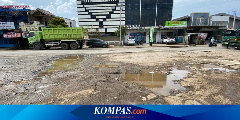 Jalan Rusak di Indonesia Kerap Jadi Penyebab Kecelakaan dan Kemacetan