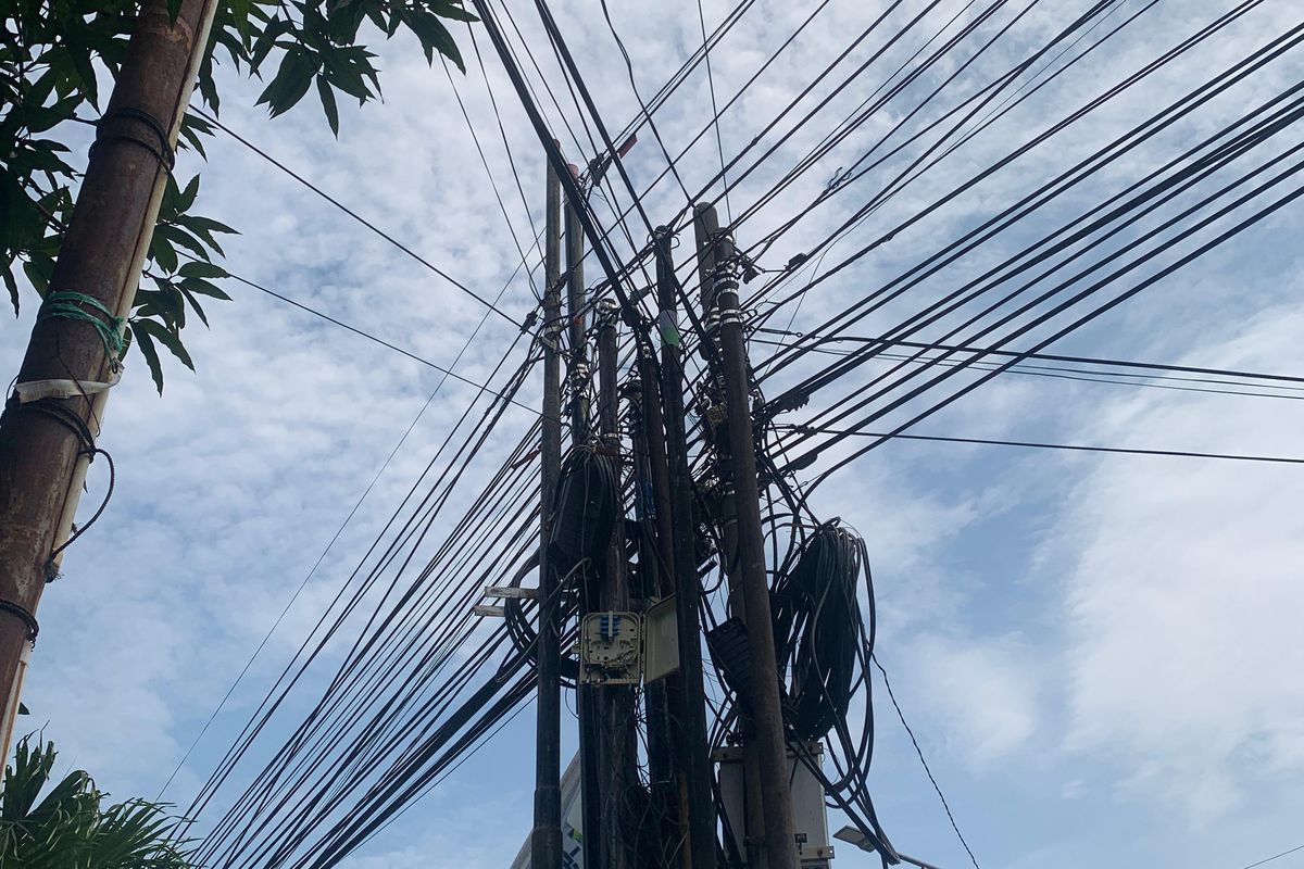 Dedi Mulyadi Targetkan Kabel Semrawut di Jabar Tertata pada 2027