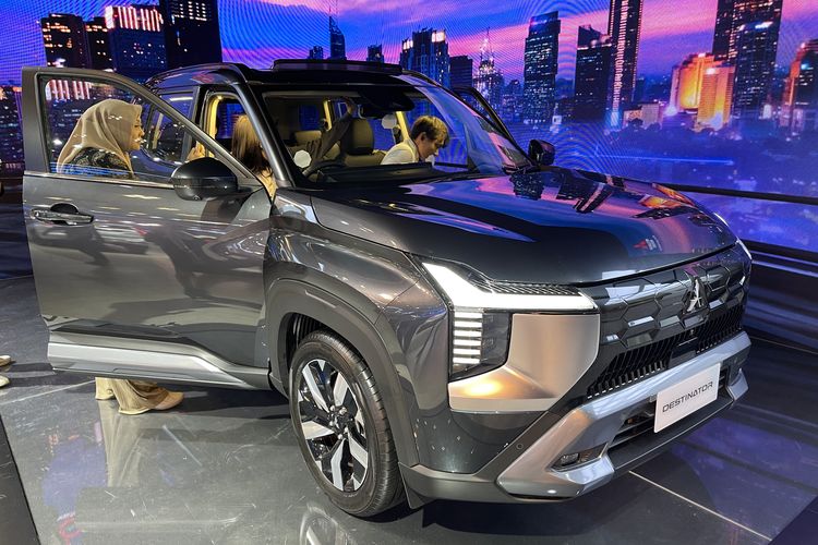 Foto : Mitsubishi Destinator: SUV Crossover Terbaru dengan 2.000 SPK ...