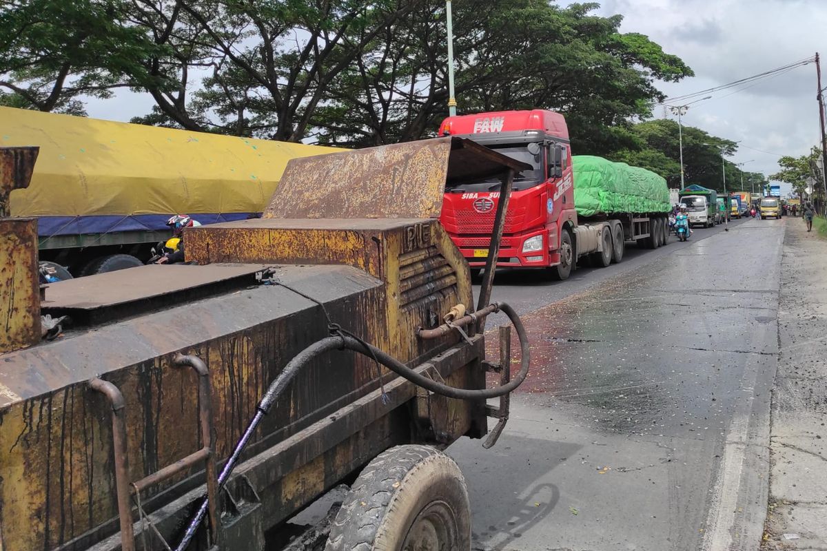 Jalur Semarang–Grobogan Lumpuh Total Usai Banjir Demak, Antrean ...