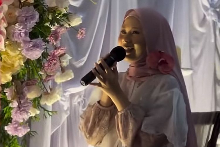 5 Outfit Nadin Amizah Saat Pengajian Jelang Pernikahan, Nuansa Floral